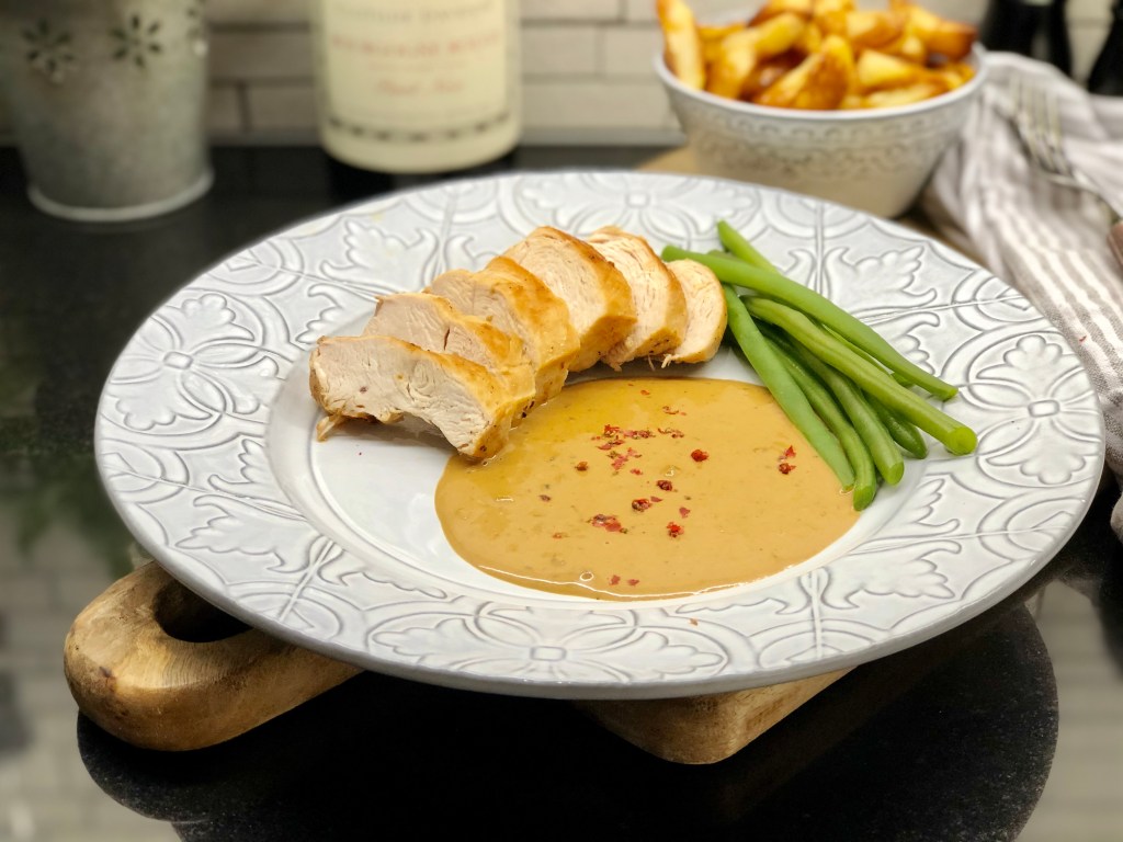 Kycklingfilé med rosépepparsås - Middagsbordet